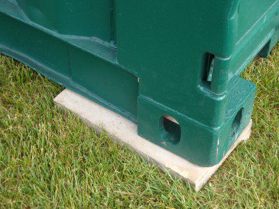 How to level a shipping container for storage